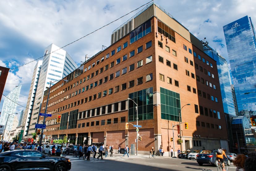 151 Front Street West in Toronto | Telehouse Canada (20 MW)